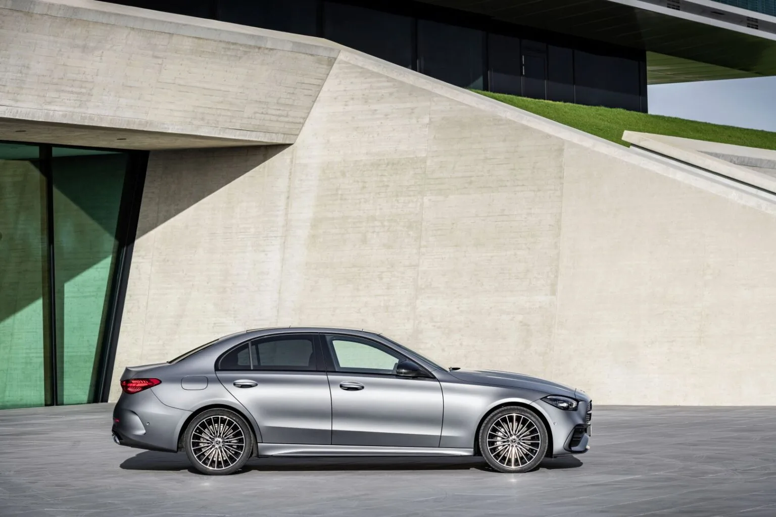 MERCEDES BENZ C-Class (W206) 2021-Present | opis, silnik, zdjęcia ...